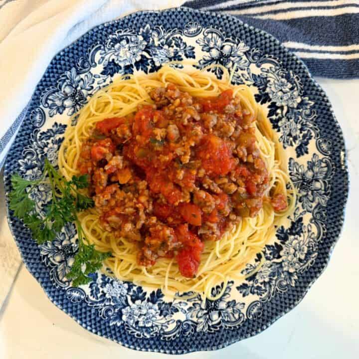 Easy Homemade Spaghetti Sauce - Easy Old Fashioned Recipe!